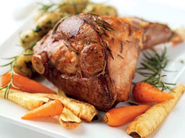 Gigot d'agneau rôti au romarin | Comptoir des Vignes